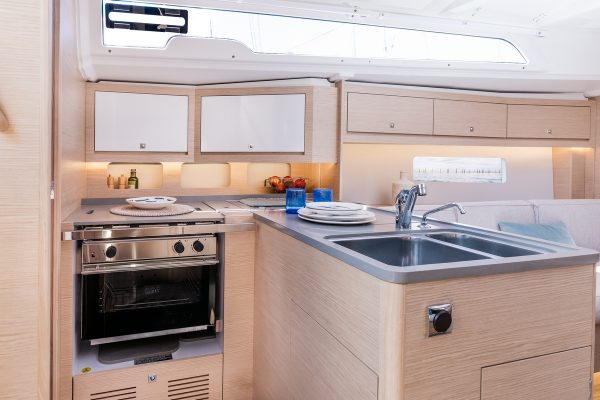 Dufour 37 - Dufour Yachts